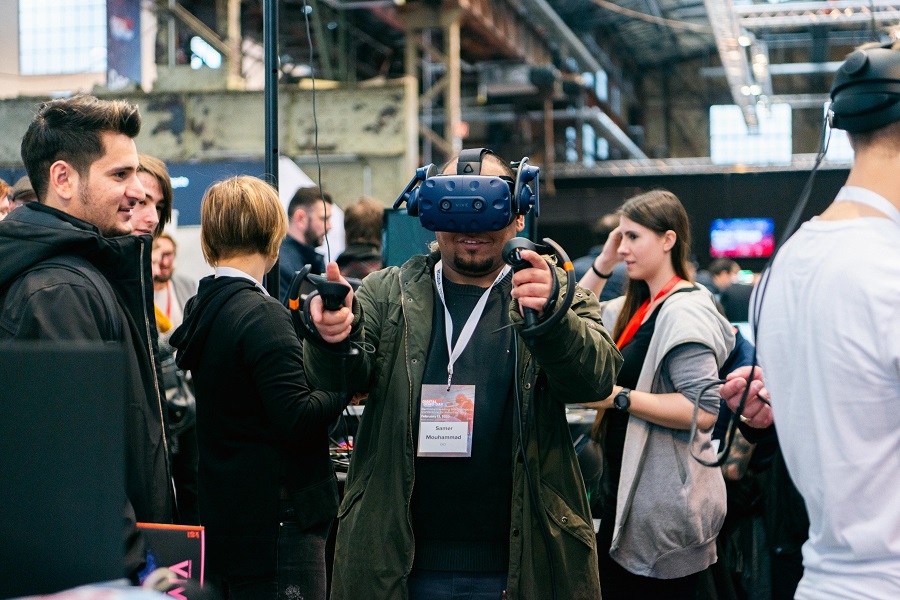 Digital Demo Day vernetzt Welten - IHK-Magazin